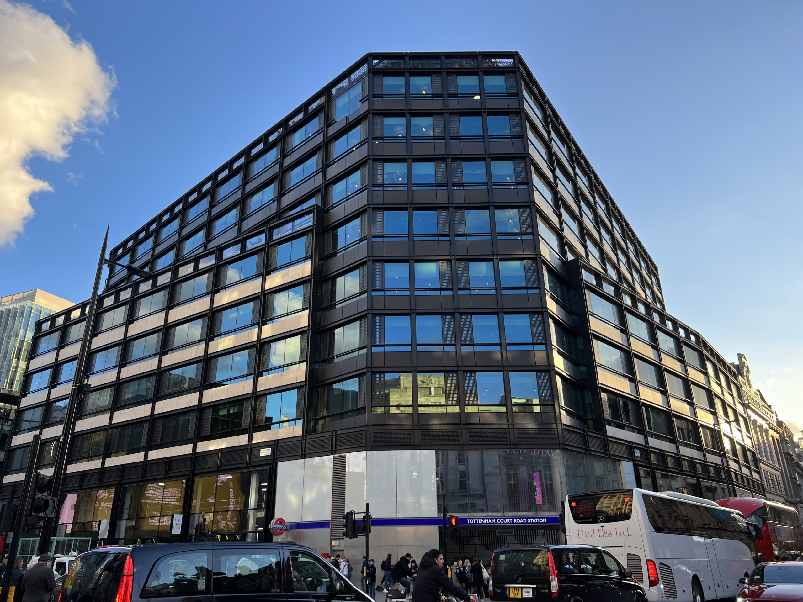 Apollo strengthens presence in Europe with new London office