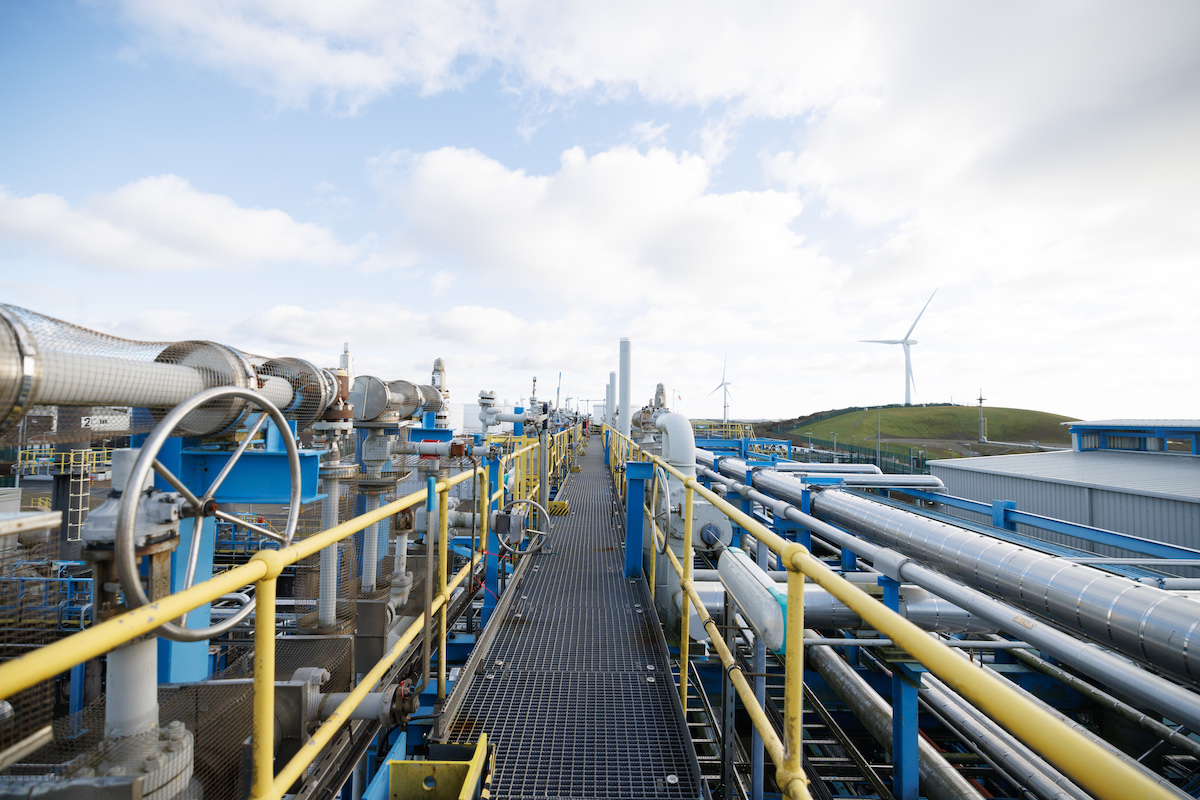 VTTI Acquires 50% Stake in Dragon LNG Terminal in Wales